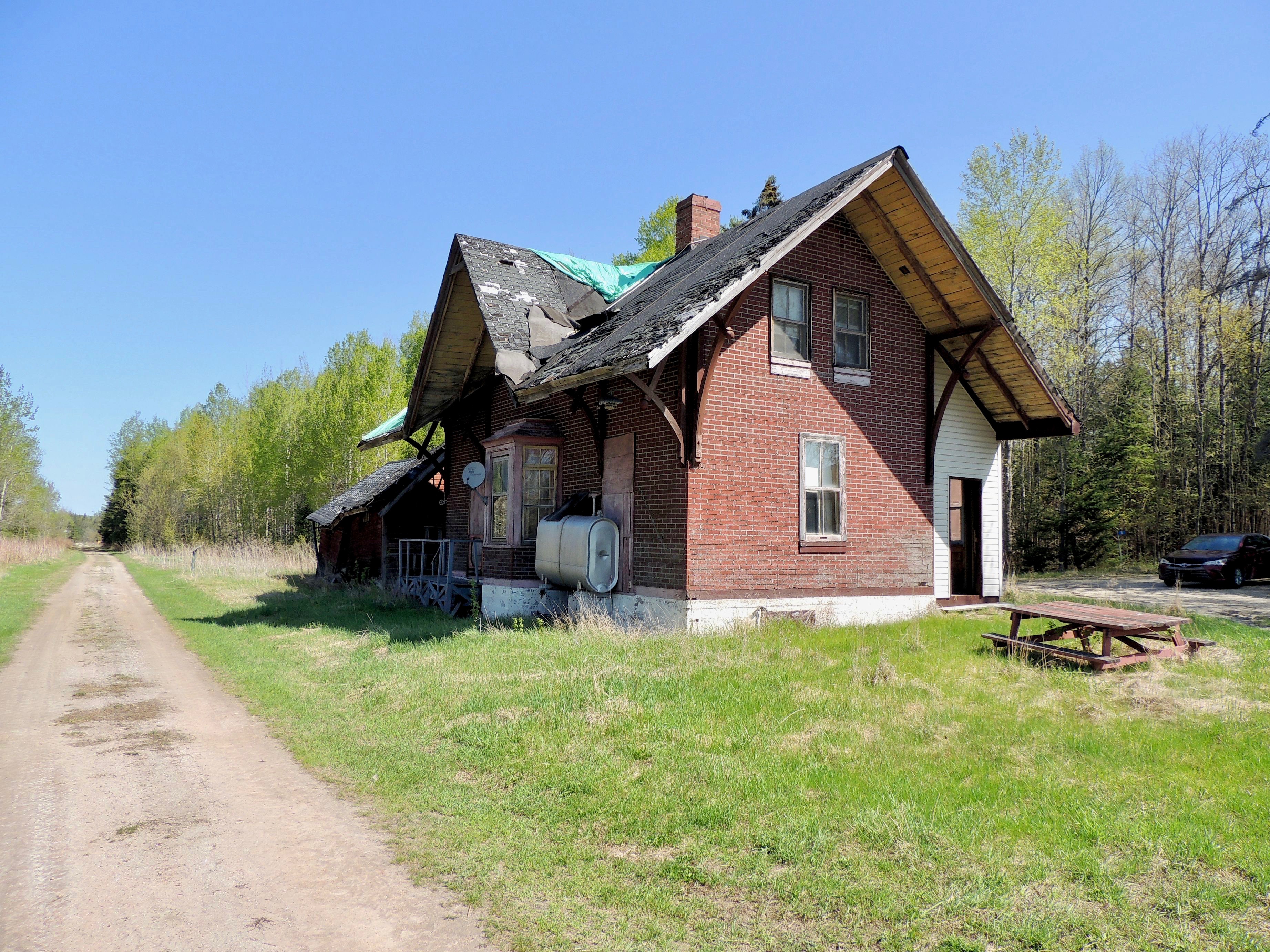 Low – Les vieilles gares du Québec