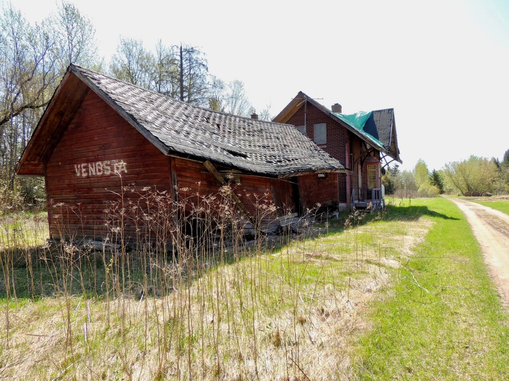 Low – Les vieilles gares du Québec